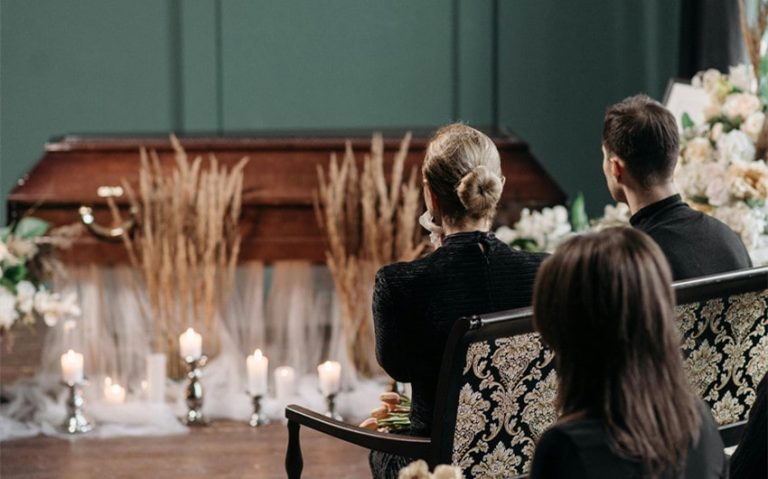 10 Bible Verses for Funerals for Mother: A Tribute to Her Love